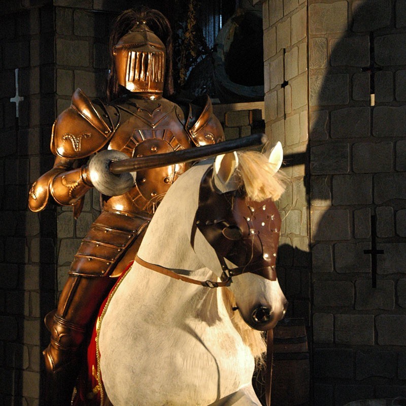 Location Cavalier pour vos événements à Lille et Paris - Décorations ...